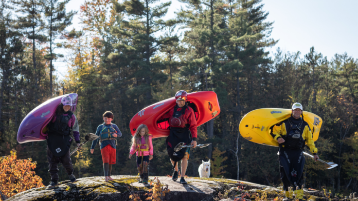 Whitewater Kayaking for Beginners - Why YOU Should Try It! - In4adventure