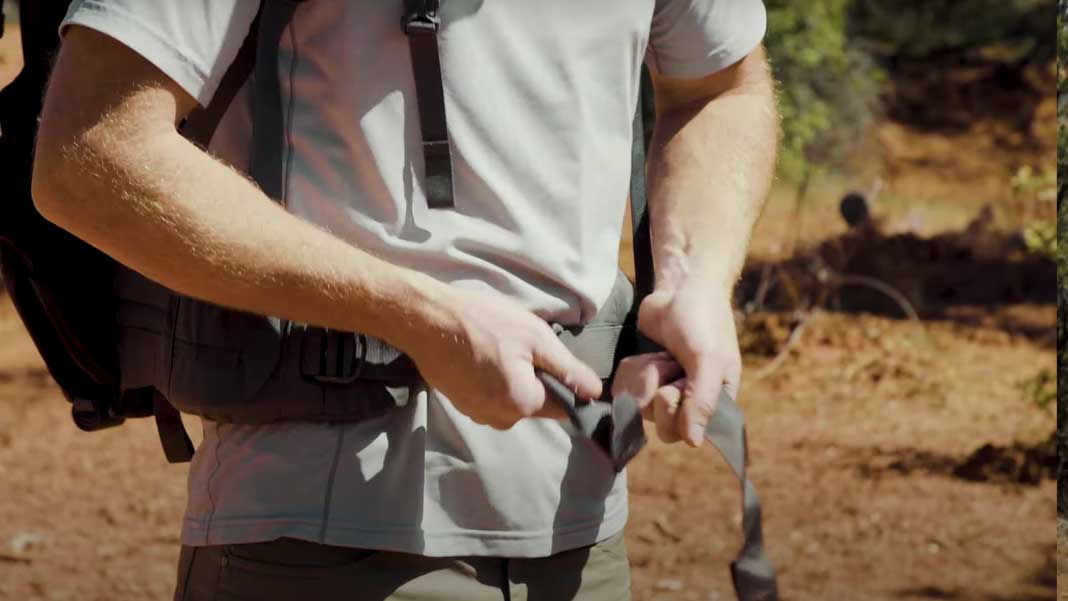 How to Properly Fit a Backpack for Hiking - In4adventure