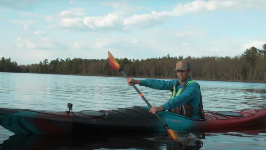 Learn to Kayak with 3 Kayaking Strokes - In4adventure
