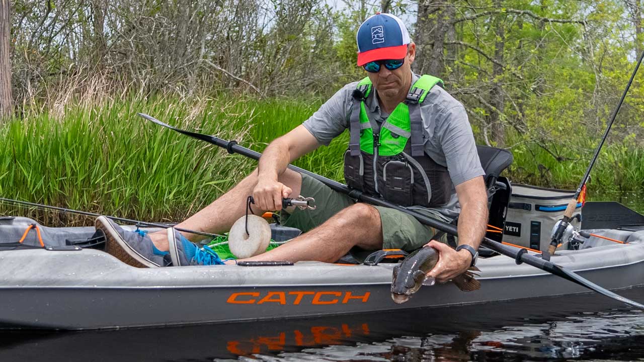 Kayak Fishing in the Okefenokee with Alligators - In4adventure