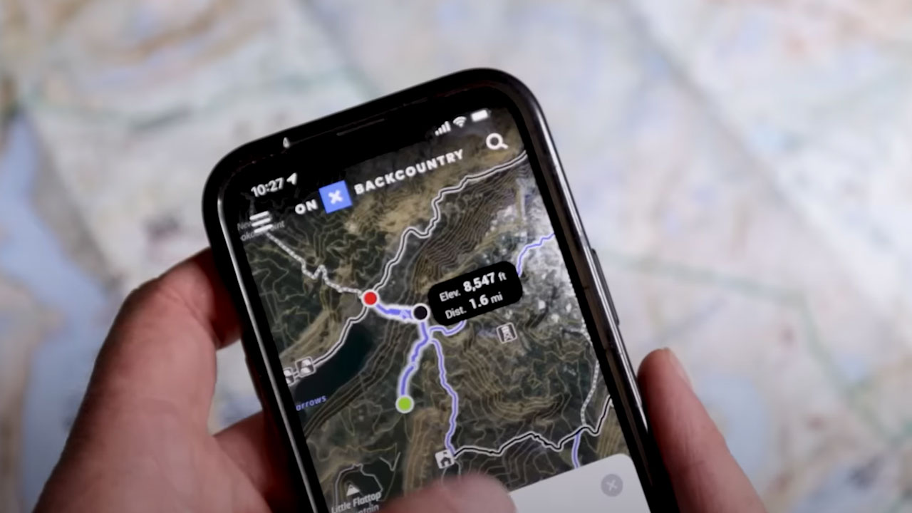 Hiking App vs Hiking Map: How to Navigate in the Backcountry - In4adventure
