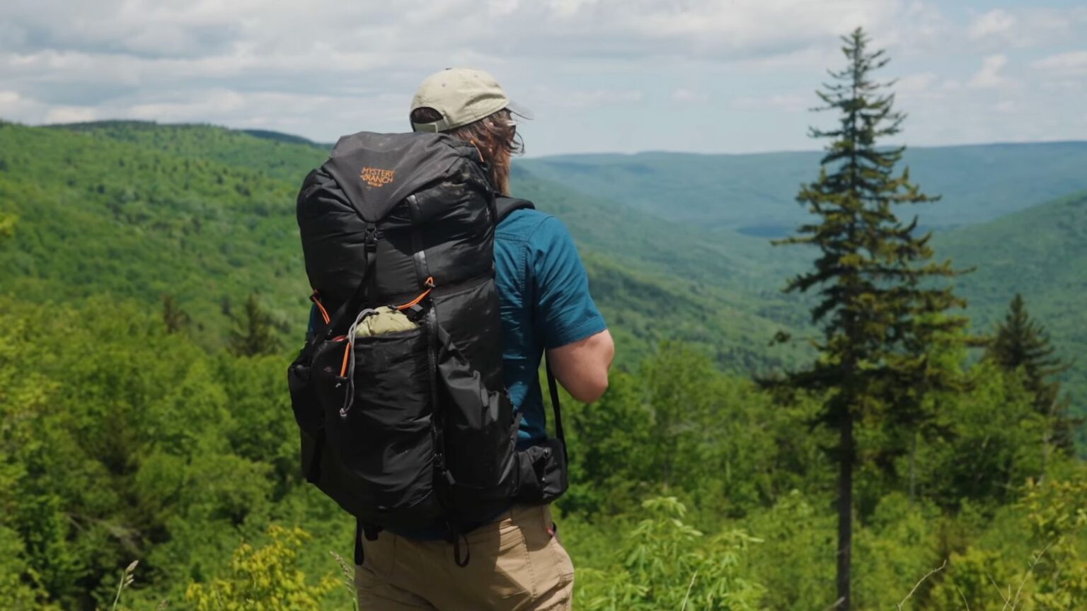 Hiking Daypack or Overnight Backpack: Pick the Right Size - In4adventure
